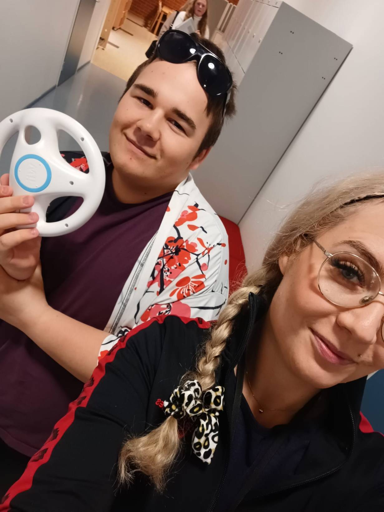 Ari-päivänä Sataedun käytävillä näkyi eskari, festari, sieppari ja ...